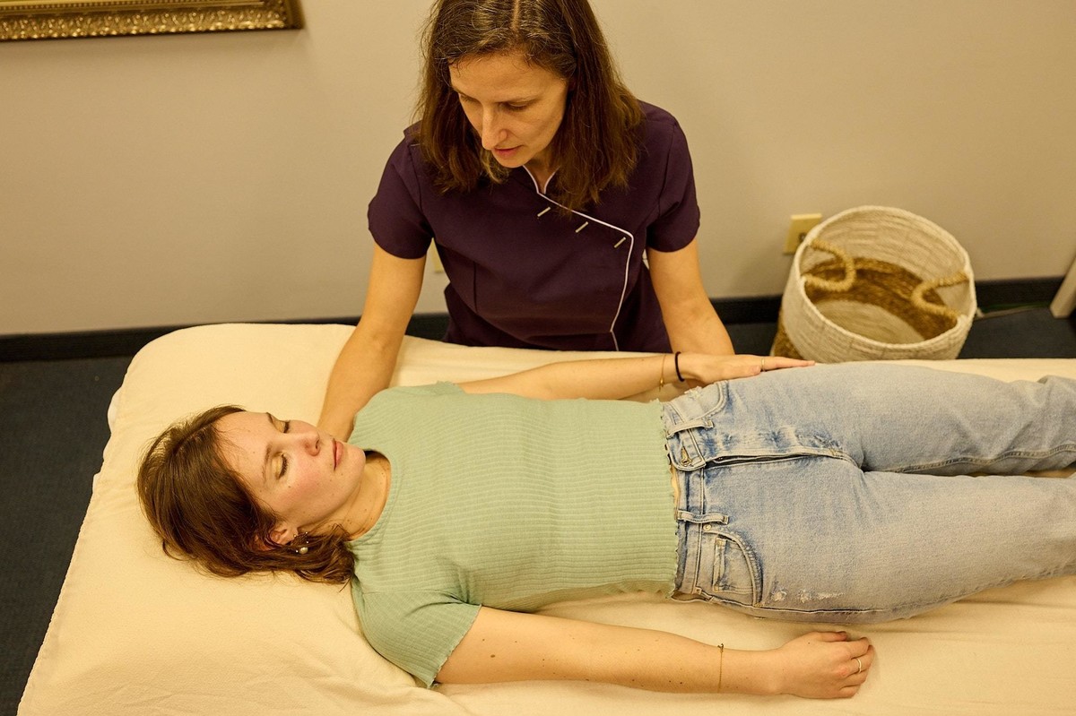 Osteopath Downtown Vancouver | Bonjour Osteopathy